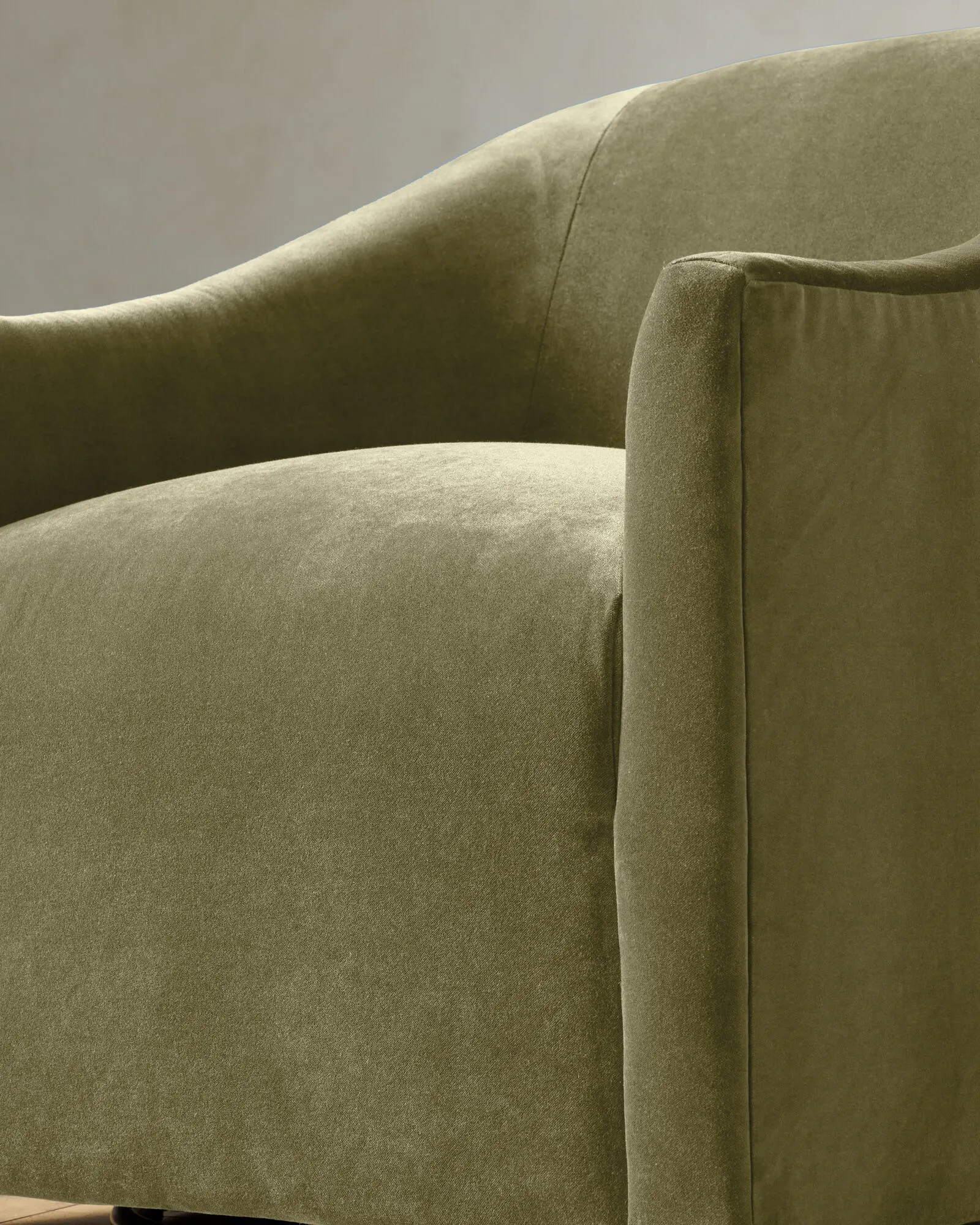 Burton Swivel Chair | Joon Loloi