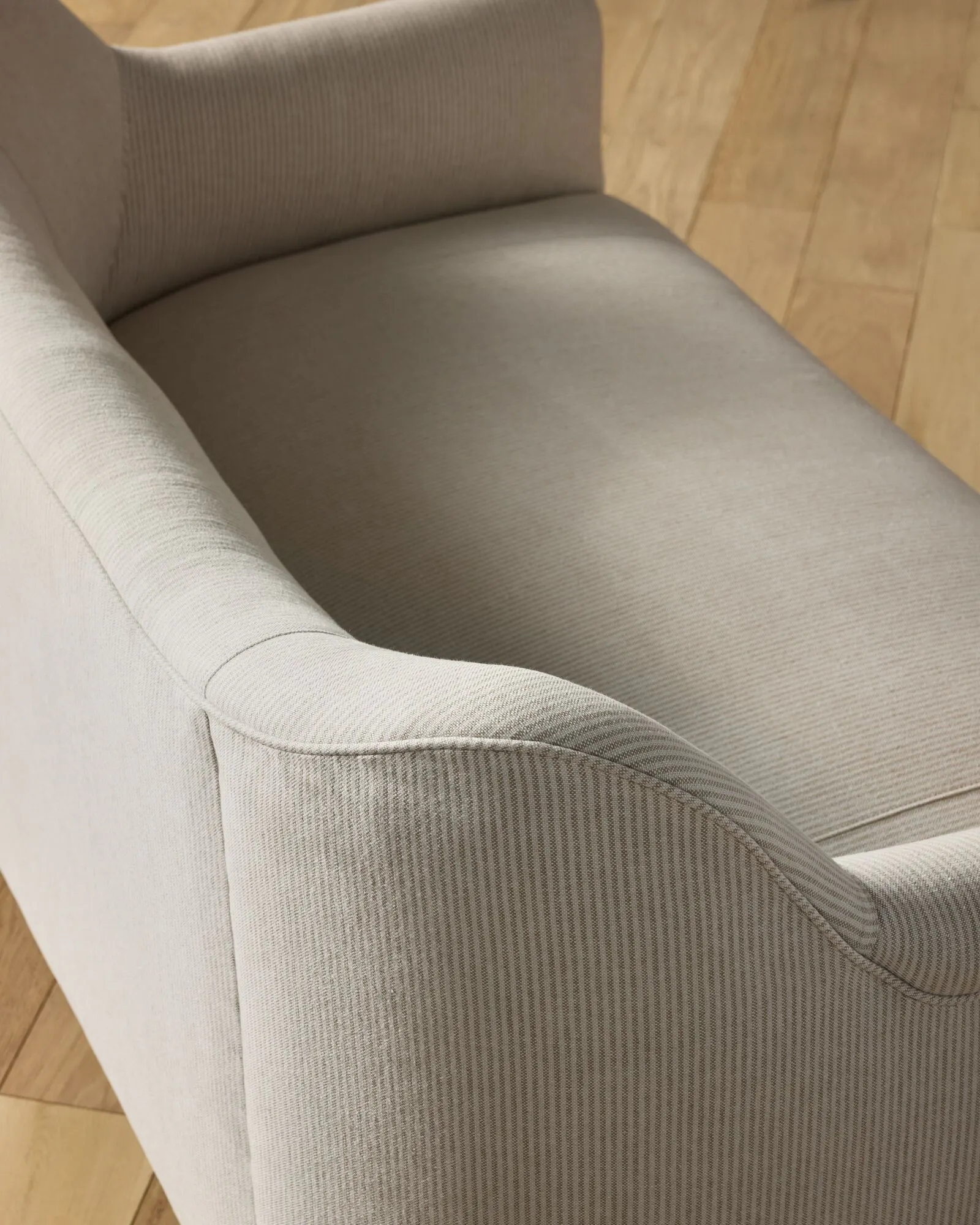 Camdyn Settee | Joon Loloi